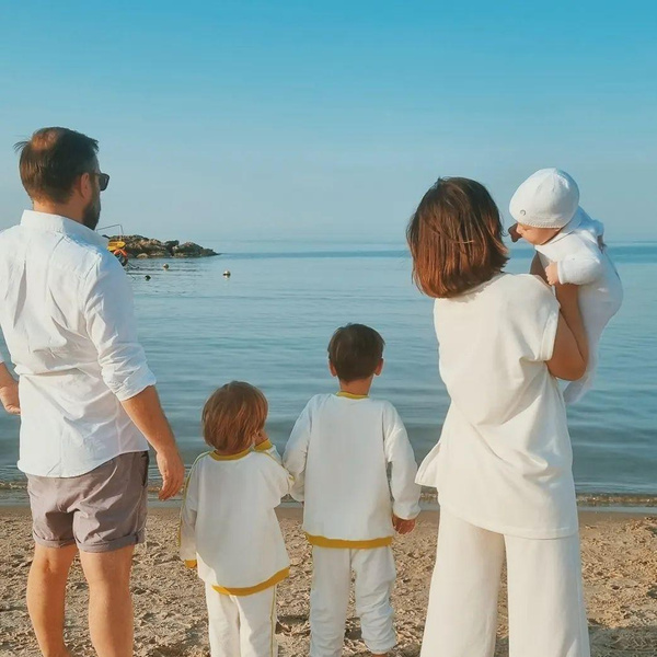 Канделаки вернулась в аналог шоу «Самый умный», Медведева раскрыла пол третьего ребенка. Соцсети ...